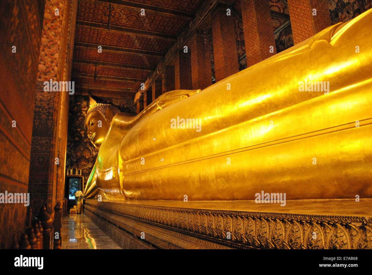 Sleeping Buddha Statue High Resolution Stock Photography and Images - Alamy