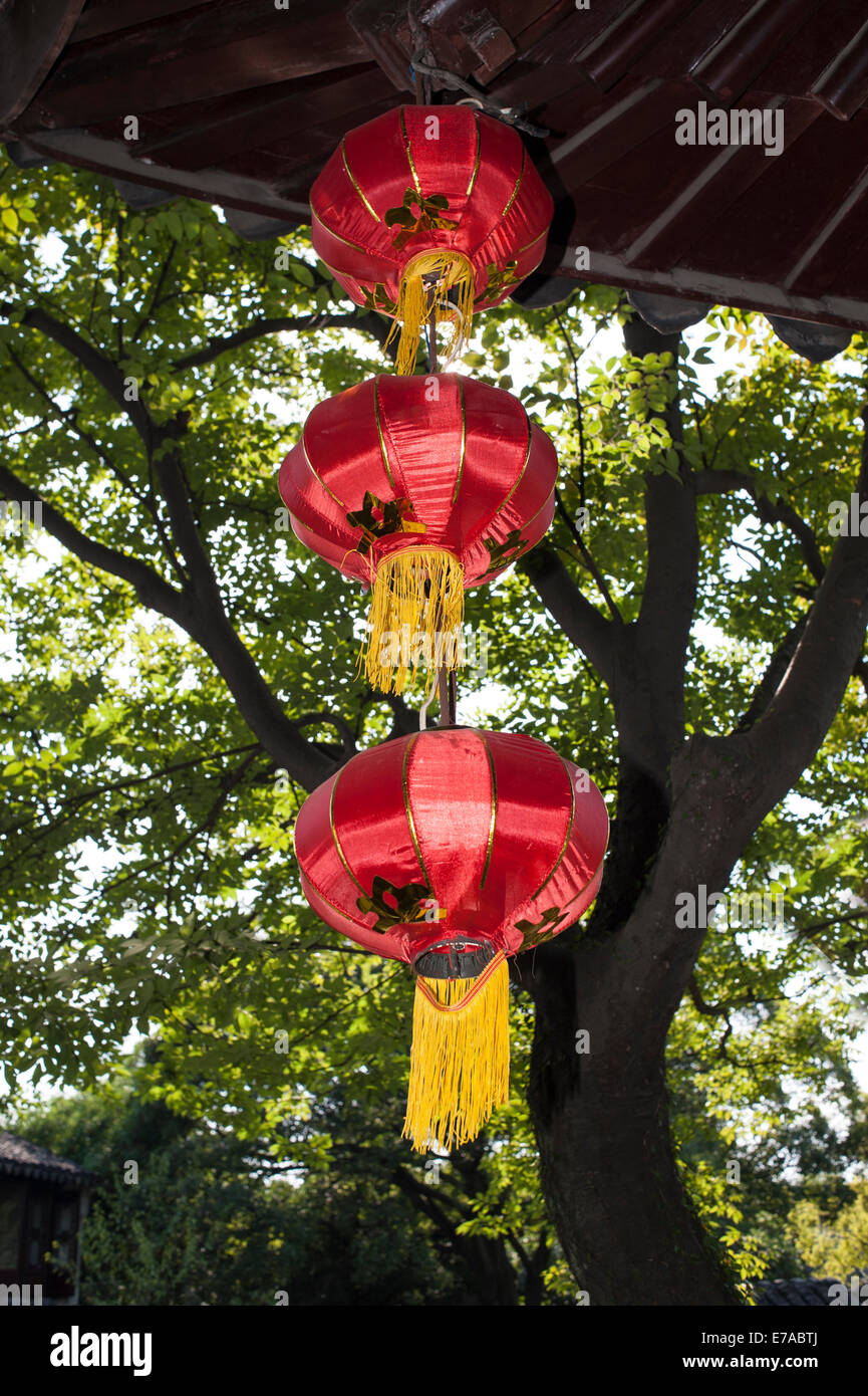 Lanterns and temples hi-res stock photography and images - Alamy