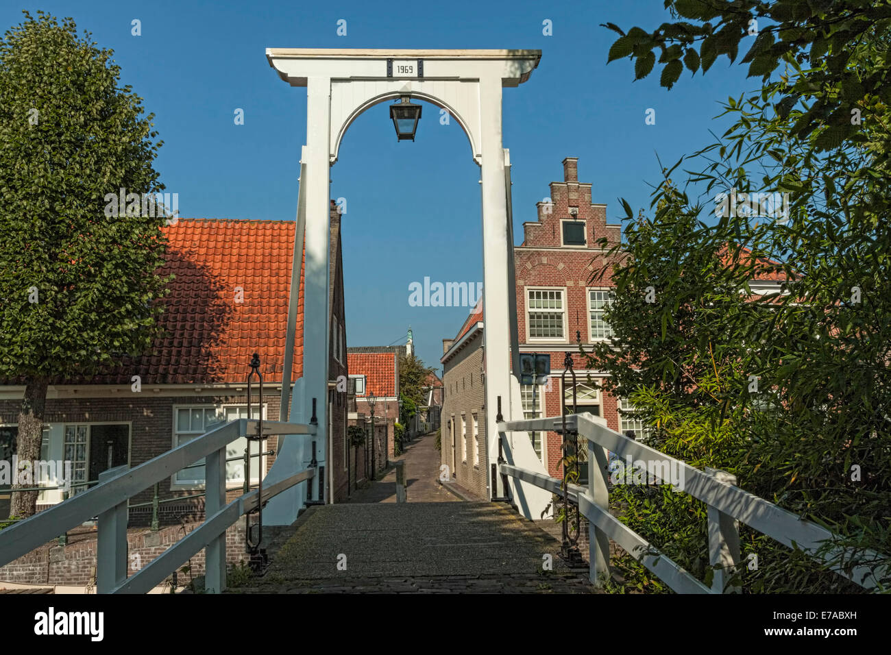 Canal wooden drawbridge structure hi-res stock photography and images ...