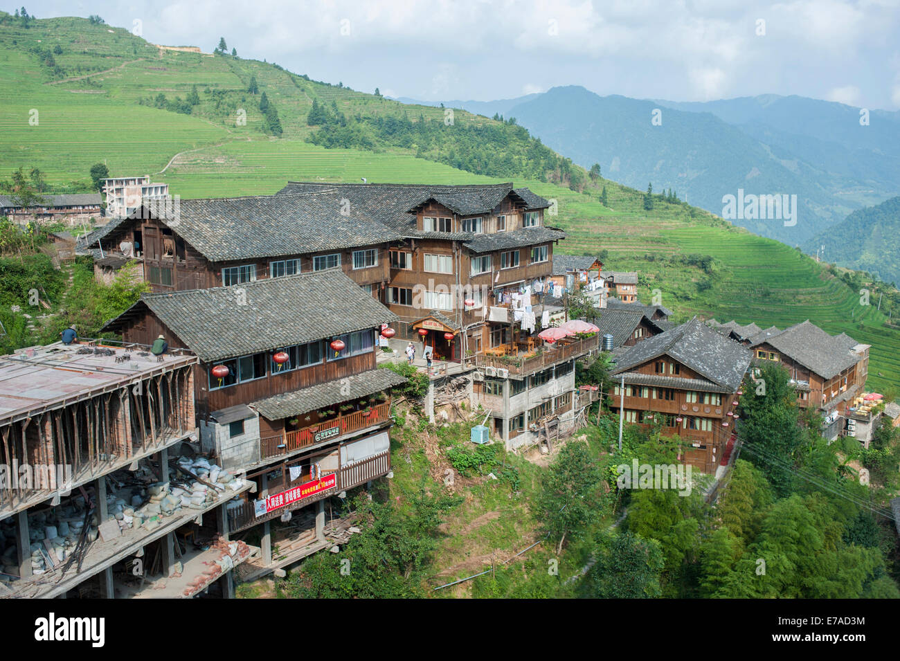 Mountain lodges in Longji (Dragon's Backbone) Terraced Rice Fields ...