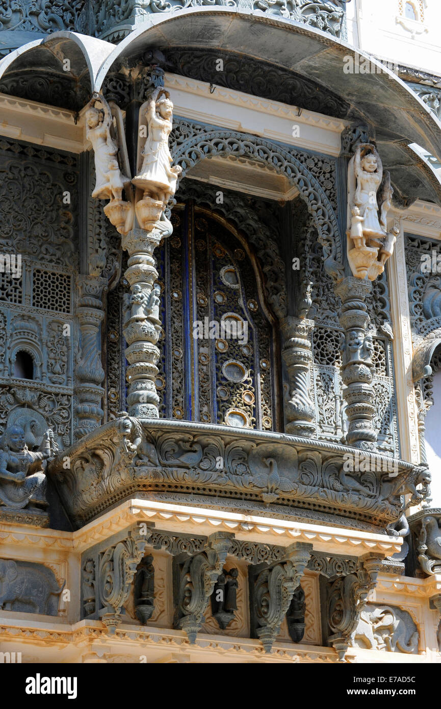 Indian balcony hi-res stock photography and images - Alamy