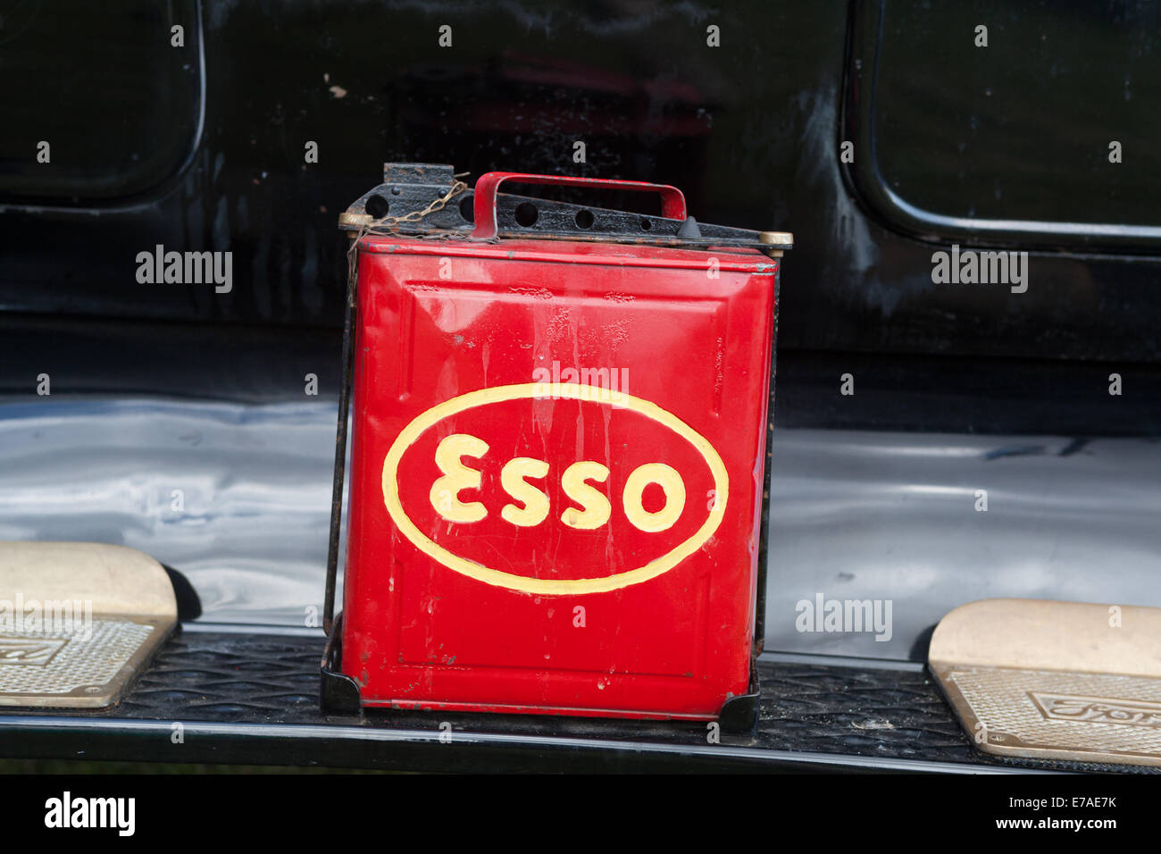 A vintage Esso petrol can Stock Photo - Alamy
