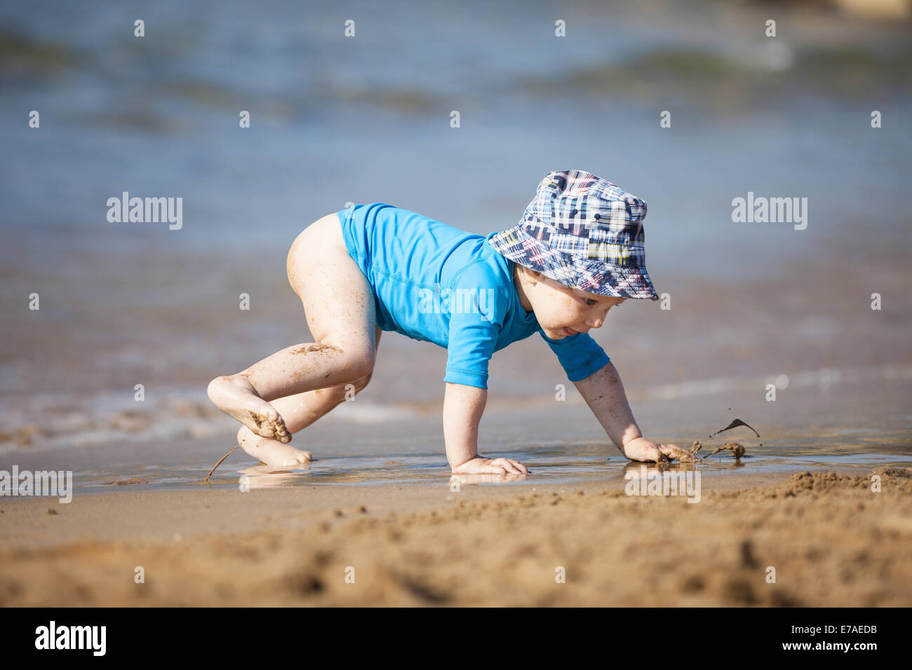 Crawling hi-res stock photography and images - Alamy