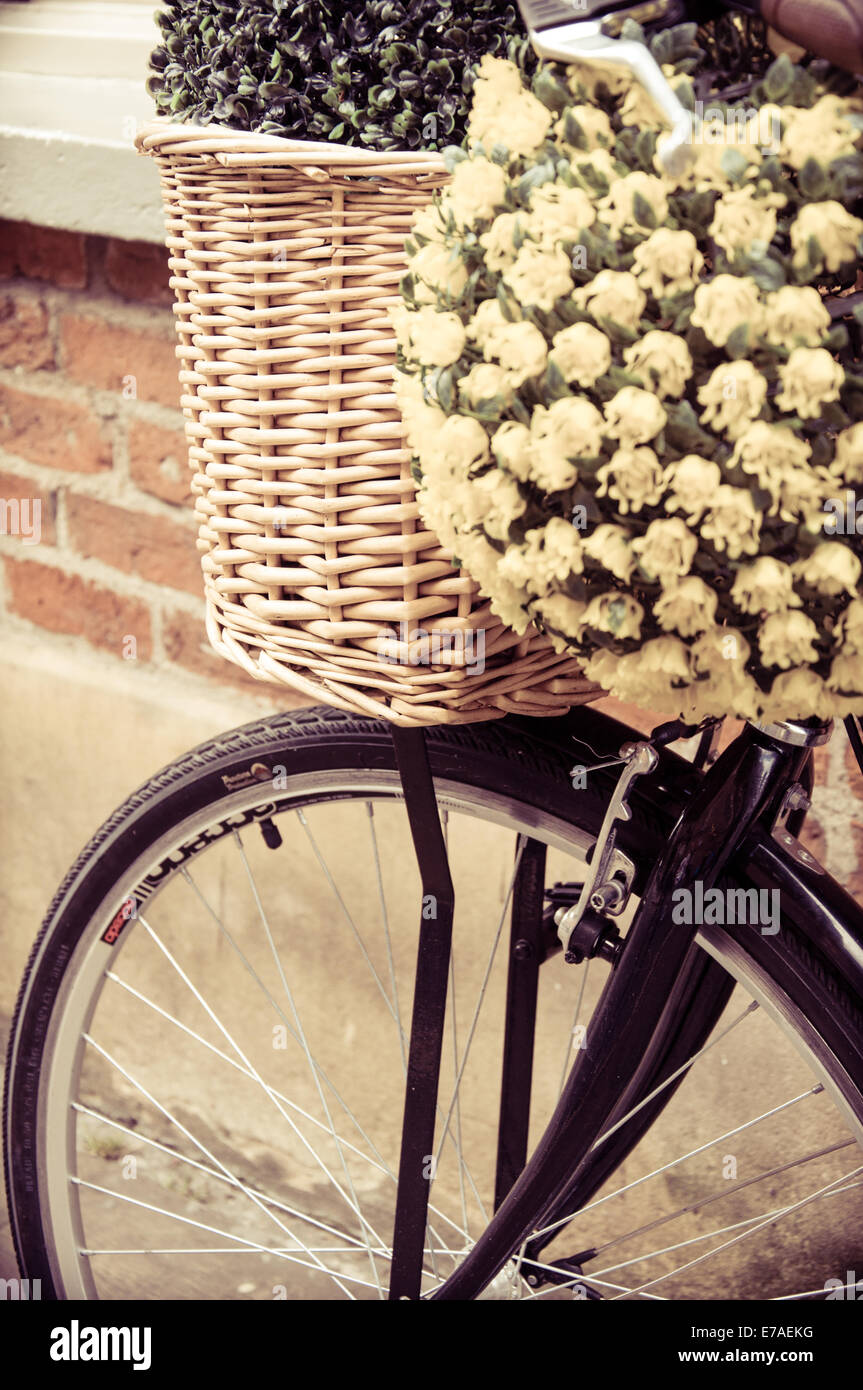 Floral arrangement on bike hi-res stock photography and images - Alamy