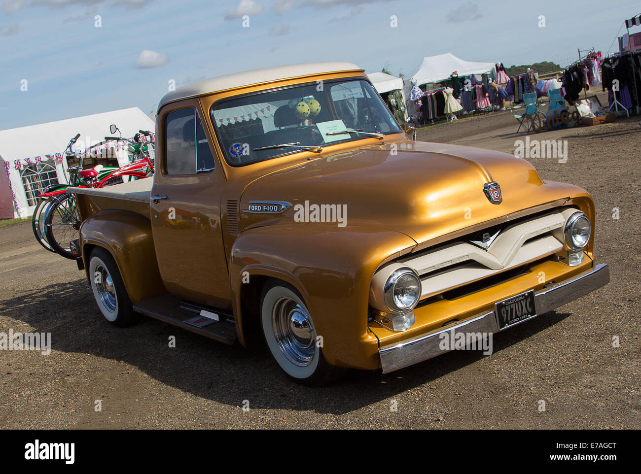 Ford F-100 Series Second Generation Pick Up 1953-56 with 239 CID OHV Y ...