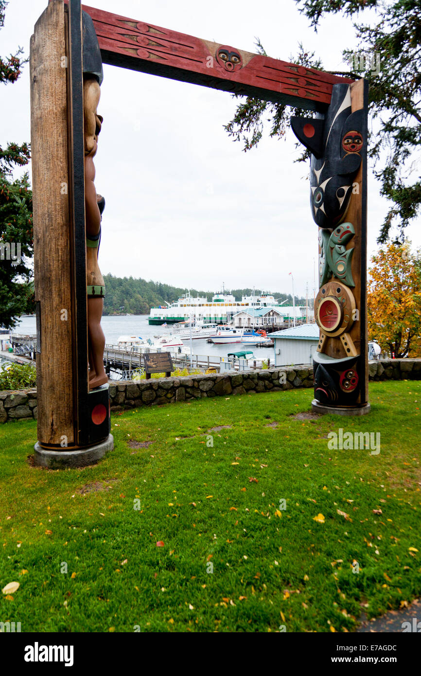Coast salish hi-res stock photography and images - Alamy