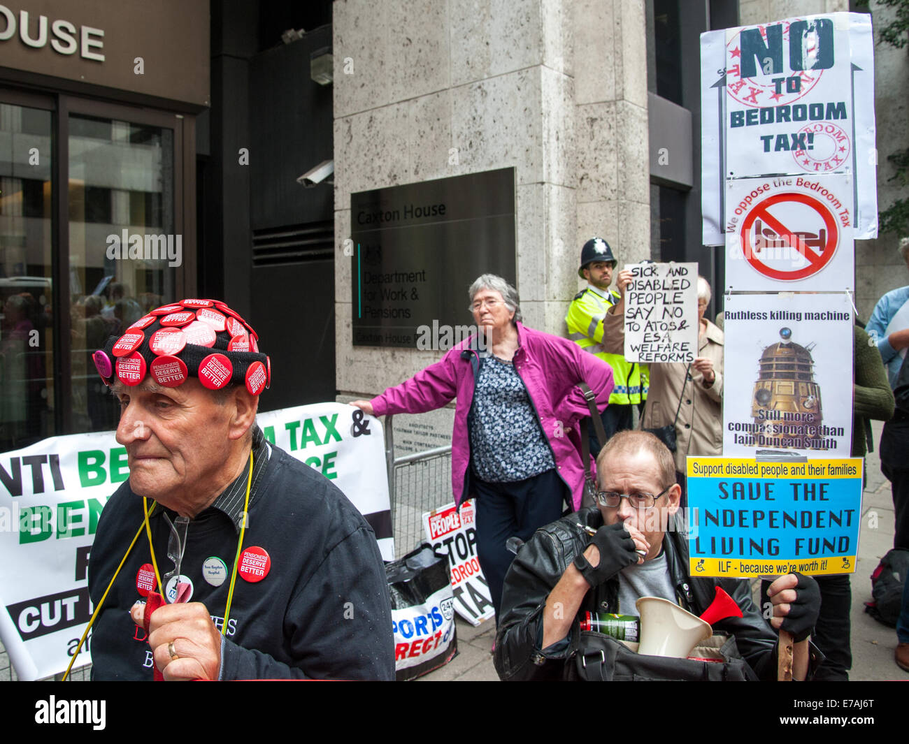 Disabled people protest against welfare cuts hi-res stock photography ...