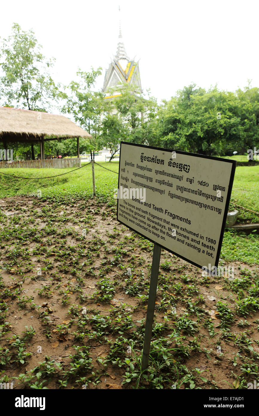 Mass grave on killing hi-res stock photography and images - Alamy