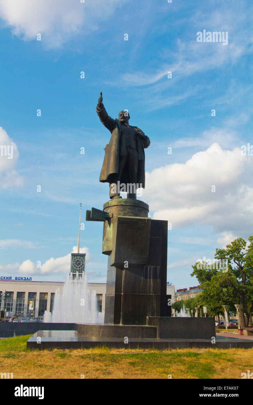 Statue of V.I. Lenin, Ploshchad Lenina, Lenin square, in front of ...