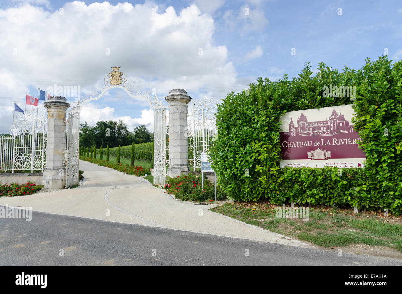 Entrance to Chateau de la Riviere in the Fronsac region of Bordeaux ...