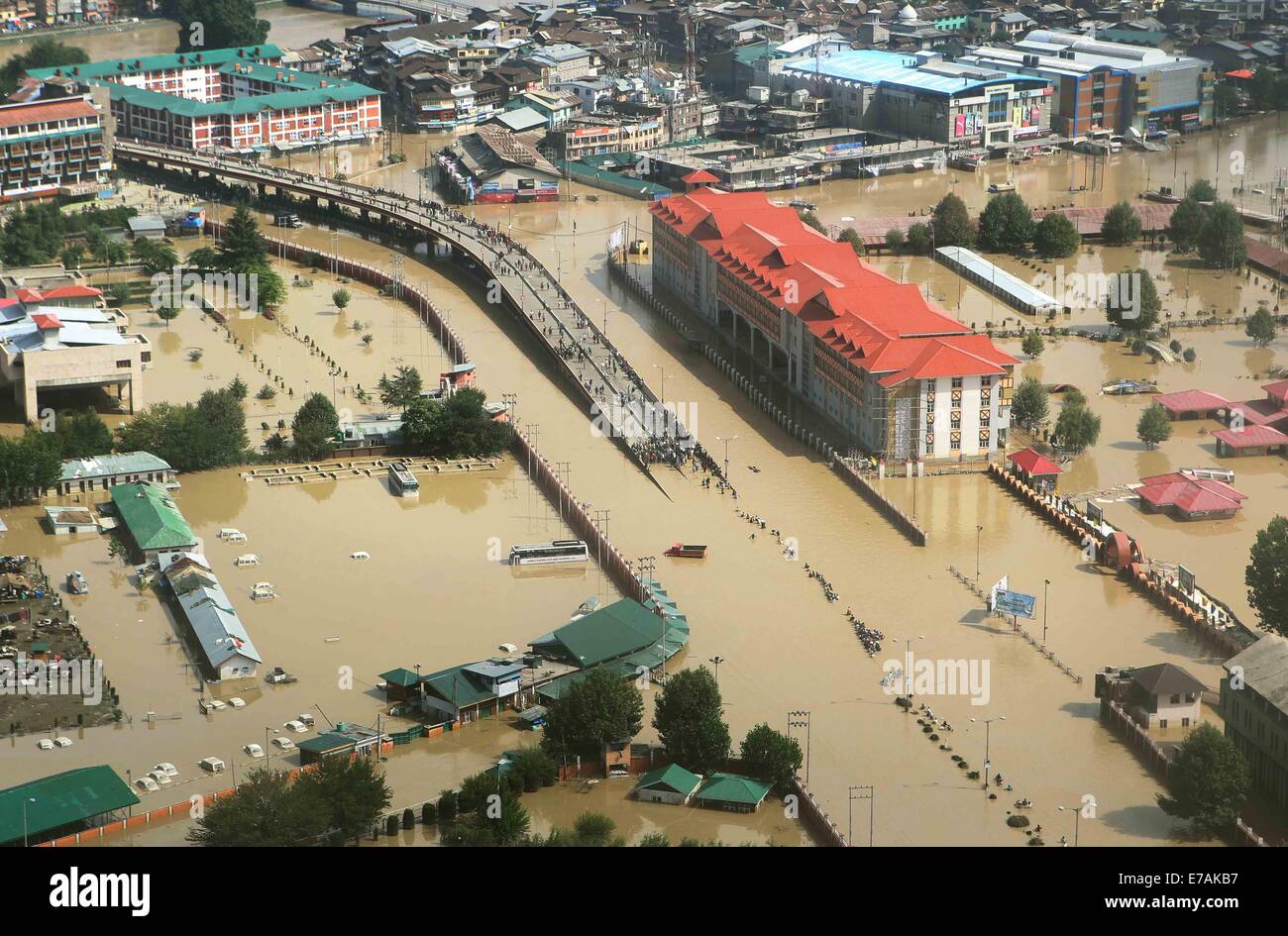 Srinagar. 11th Sep, 2014. Photo taken on Sept. 11, 2014 shows an aerial ...