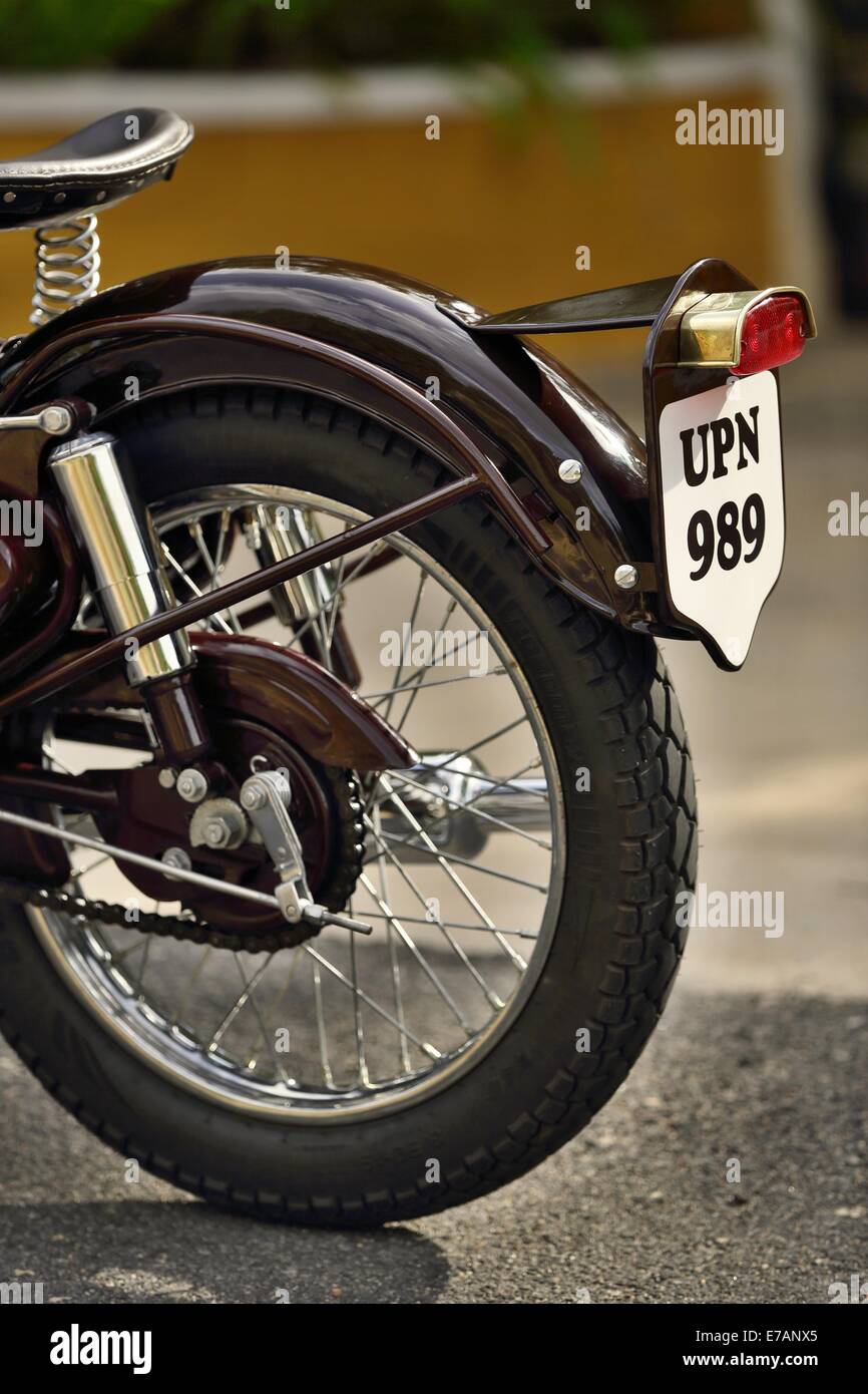 Royal Enfield Bullet 350 cc G2 1954 made in England in India Stock ...