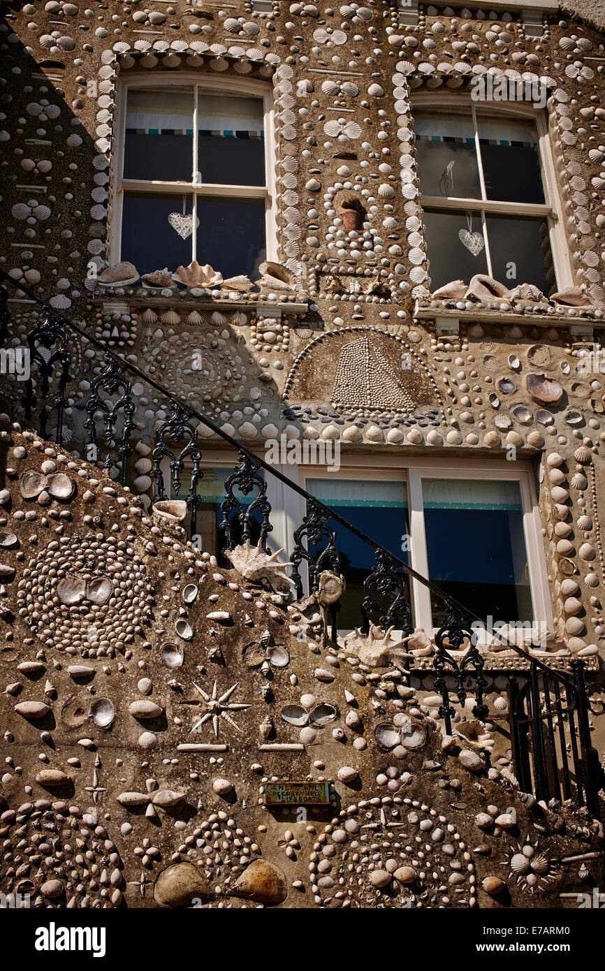 Shell house polperro cornwall hi-res stock photography and images - Alamy