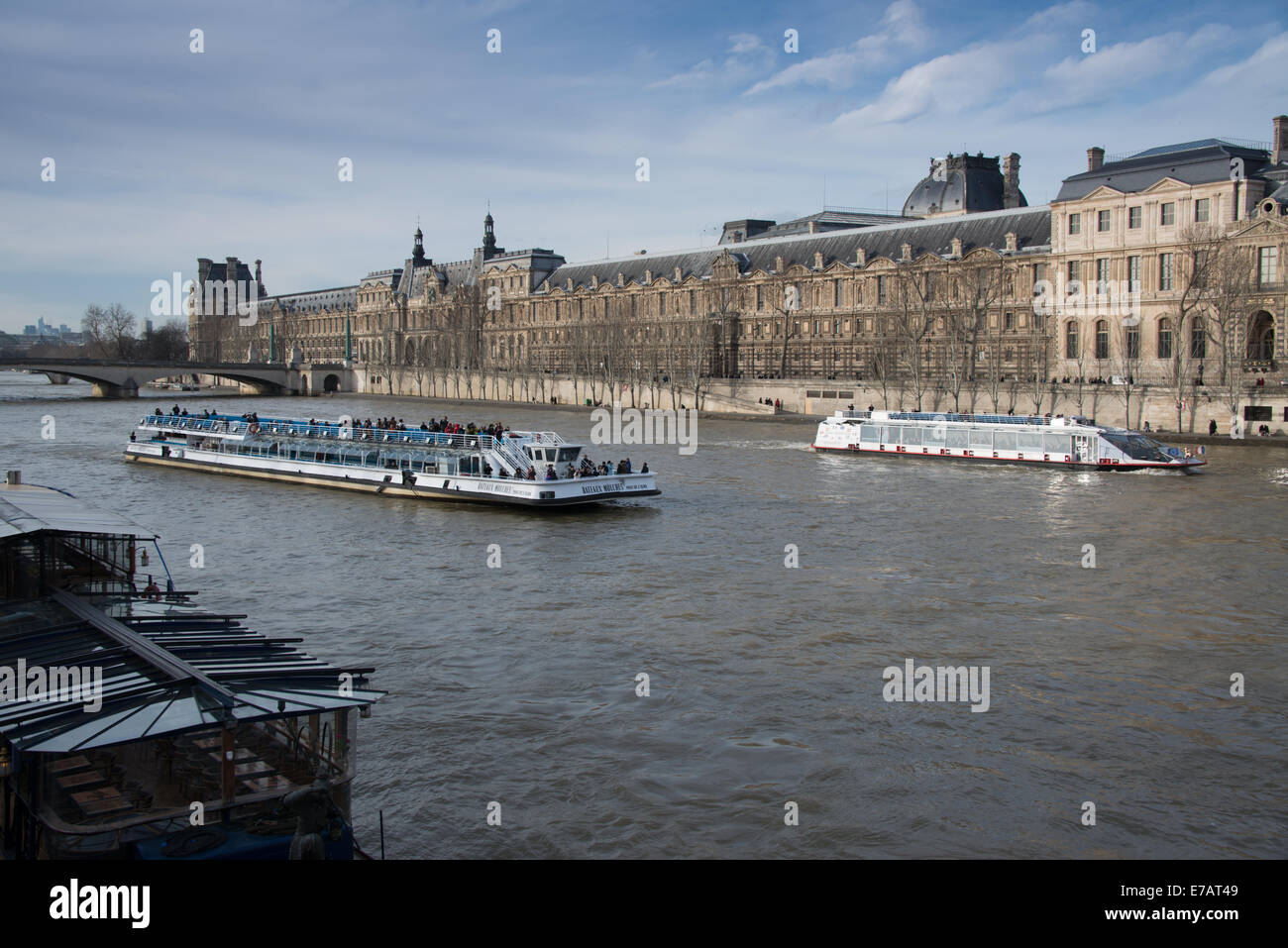 Ferry on seine river paris hi-res stock photography and images - Alamy