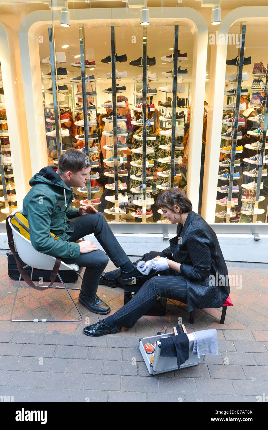 Cleaning street london night hi-res stock photography and images - Alamy