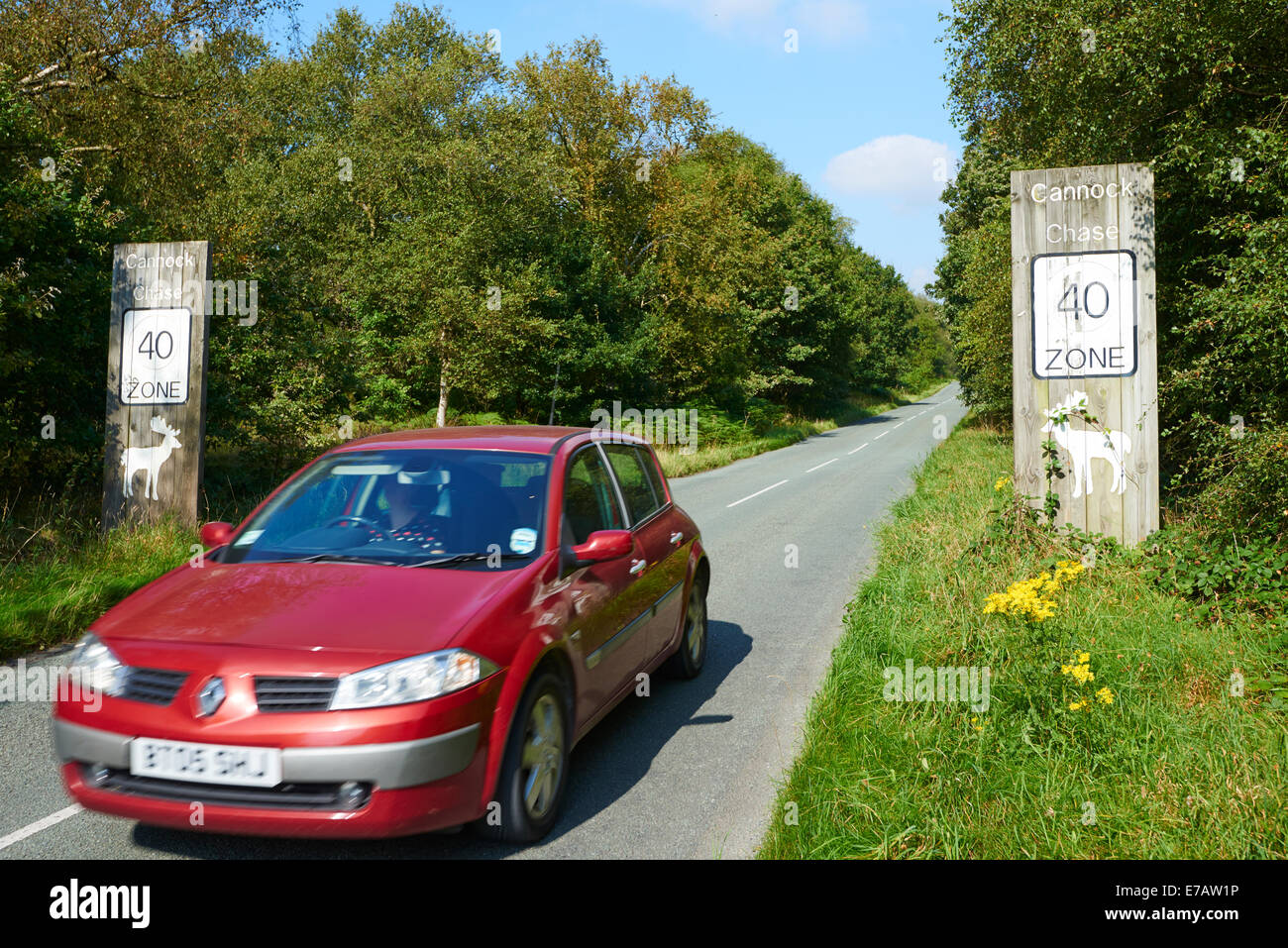 Road Sign Advising 40 MPH Zone On Marquis Drive Cannock Chase Country ...