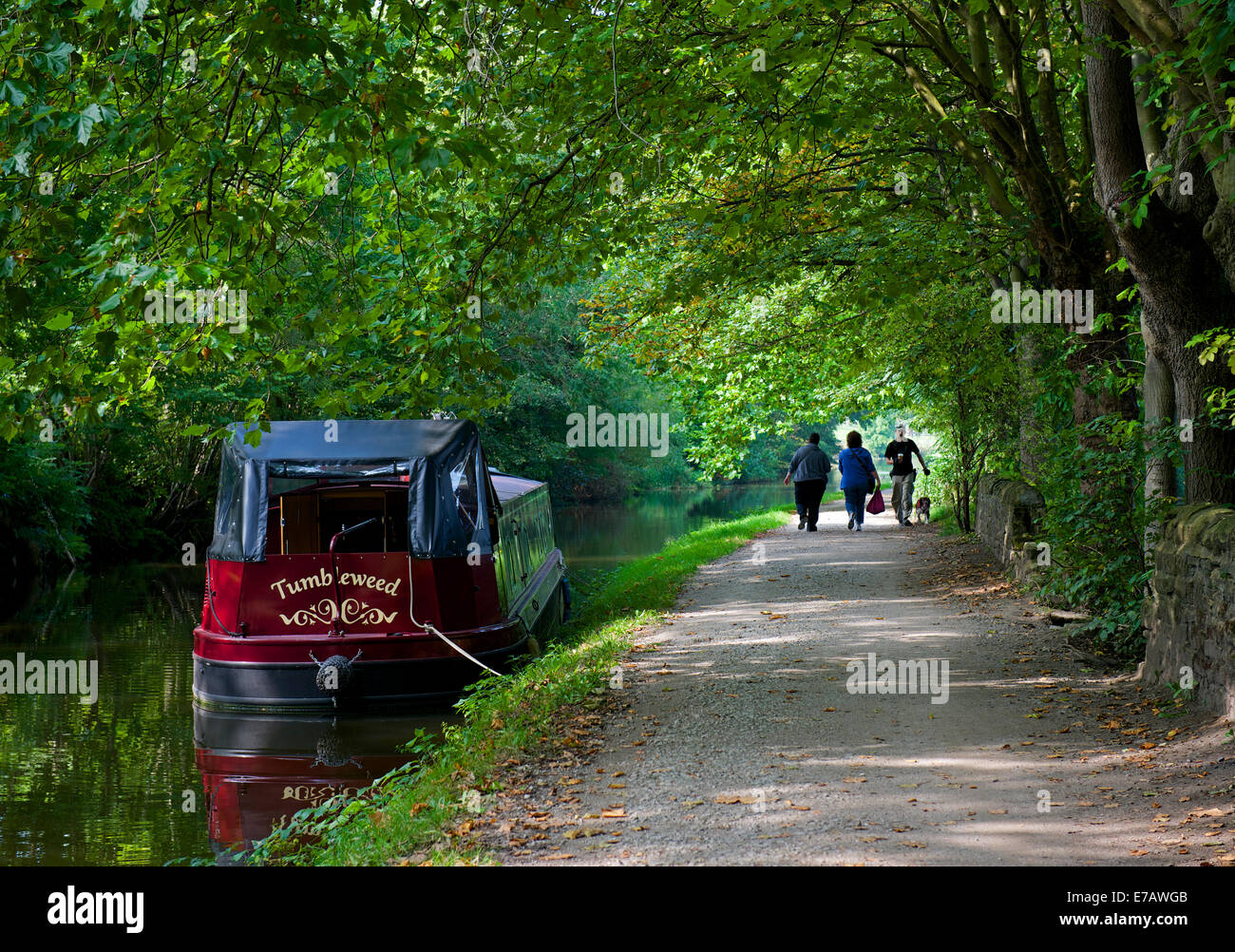 The Leeds & Liverpool Canal at Saltaire, West Yorkshire, England Stock ...
