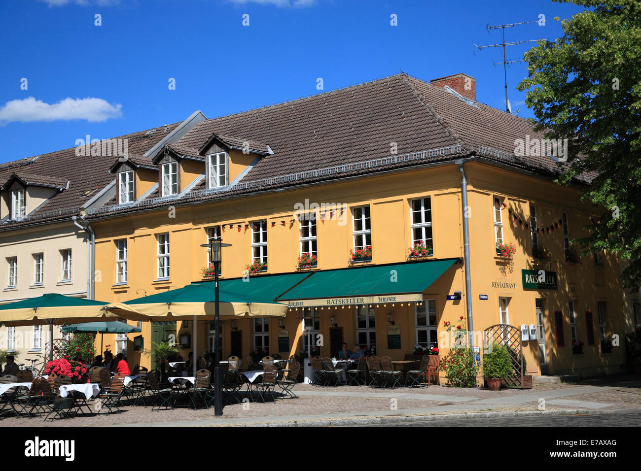 Ratskeller cafe hi-res stock photography and images - Alamy