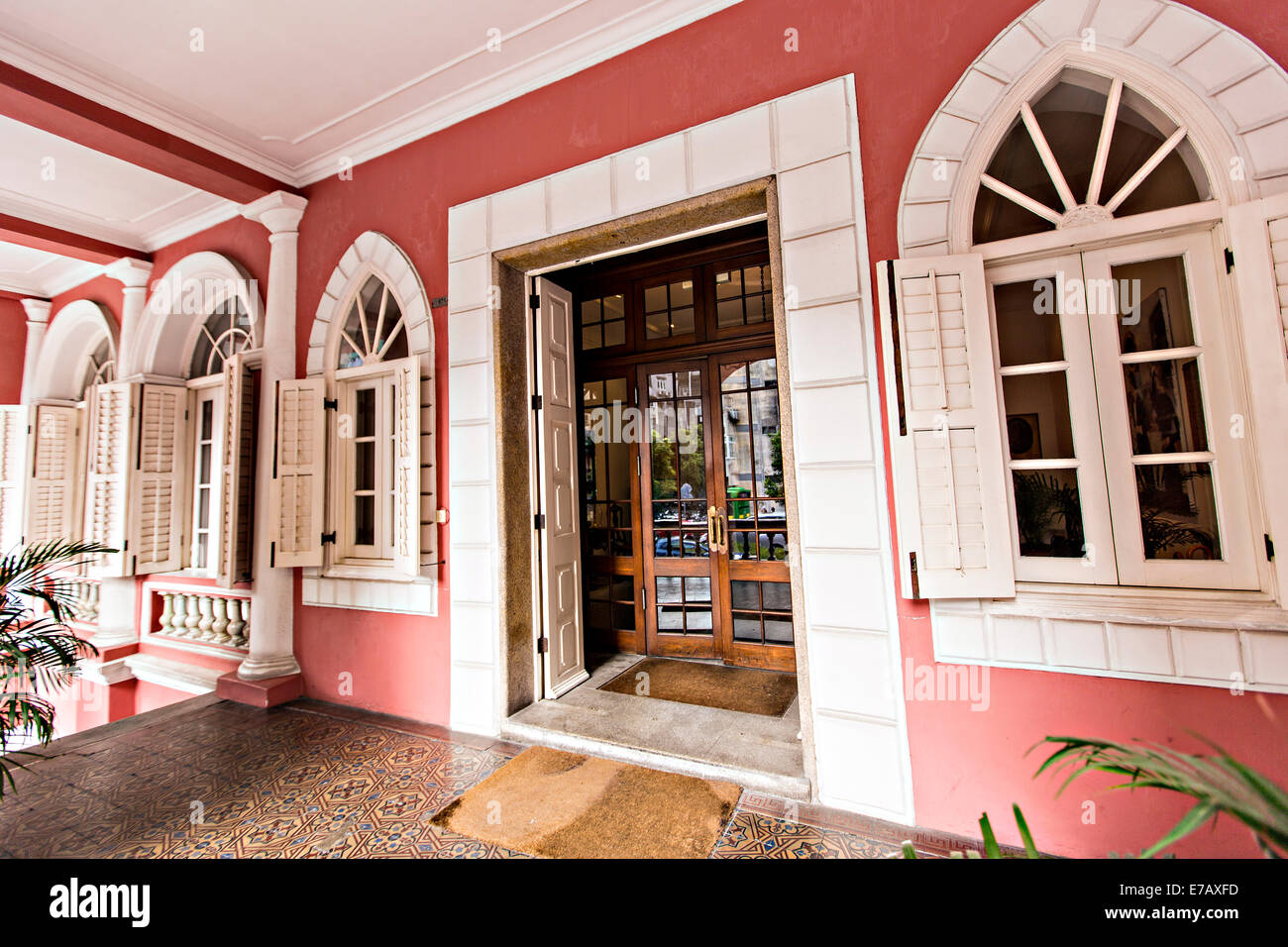 Historic military club hi-res stock photography and images - Alamy