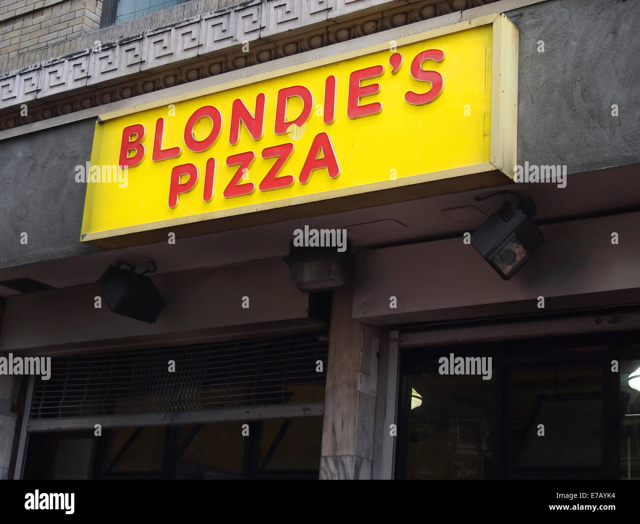 Pizza sign hi-res stock photography and images - Alamy