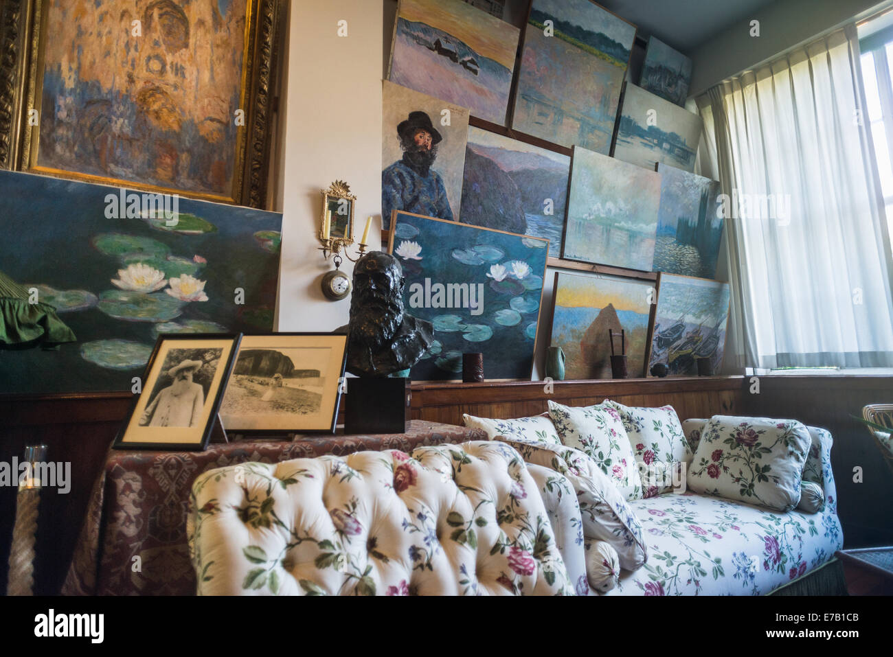 Monet house interior hi-res stock photography and images - Alamy