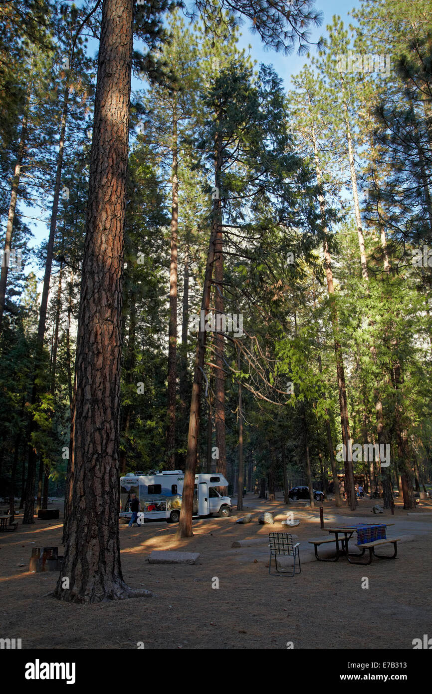 Rv park campground hi-res stock photography and images - Alamy