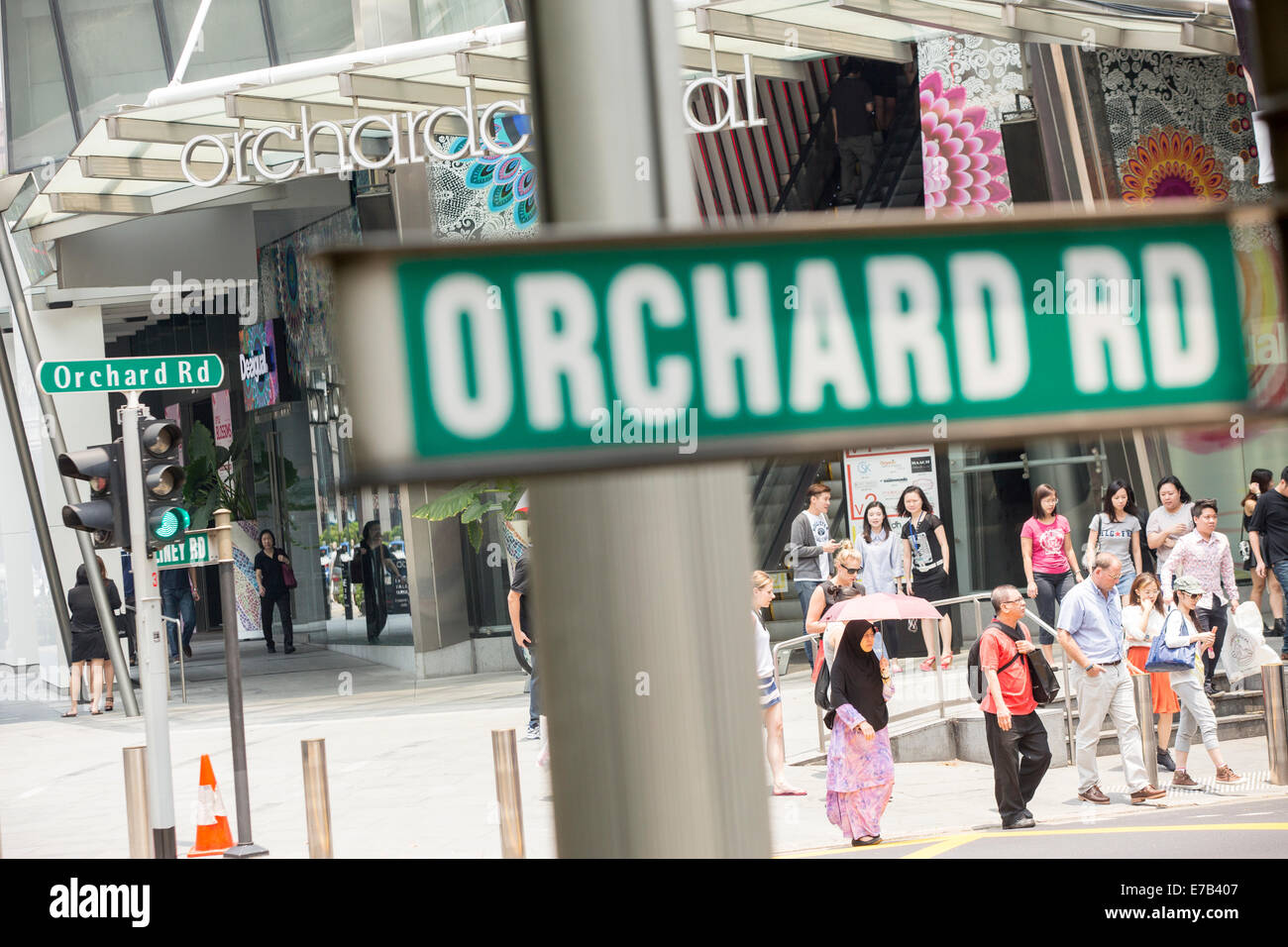 Orchard road street sign singapore hi-res stock photography and images ...