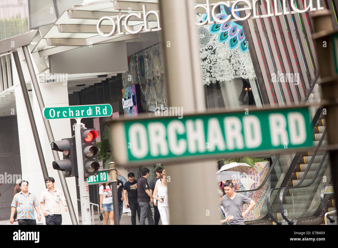 Orchard road street sign singapore hi-res stock photography and images ...