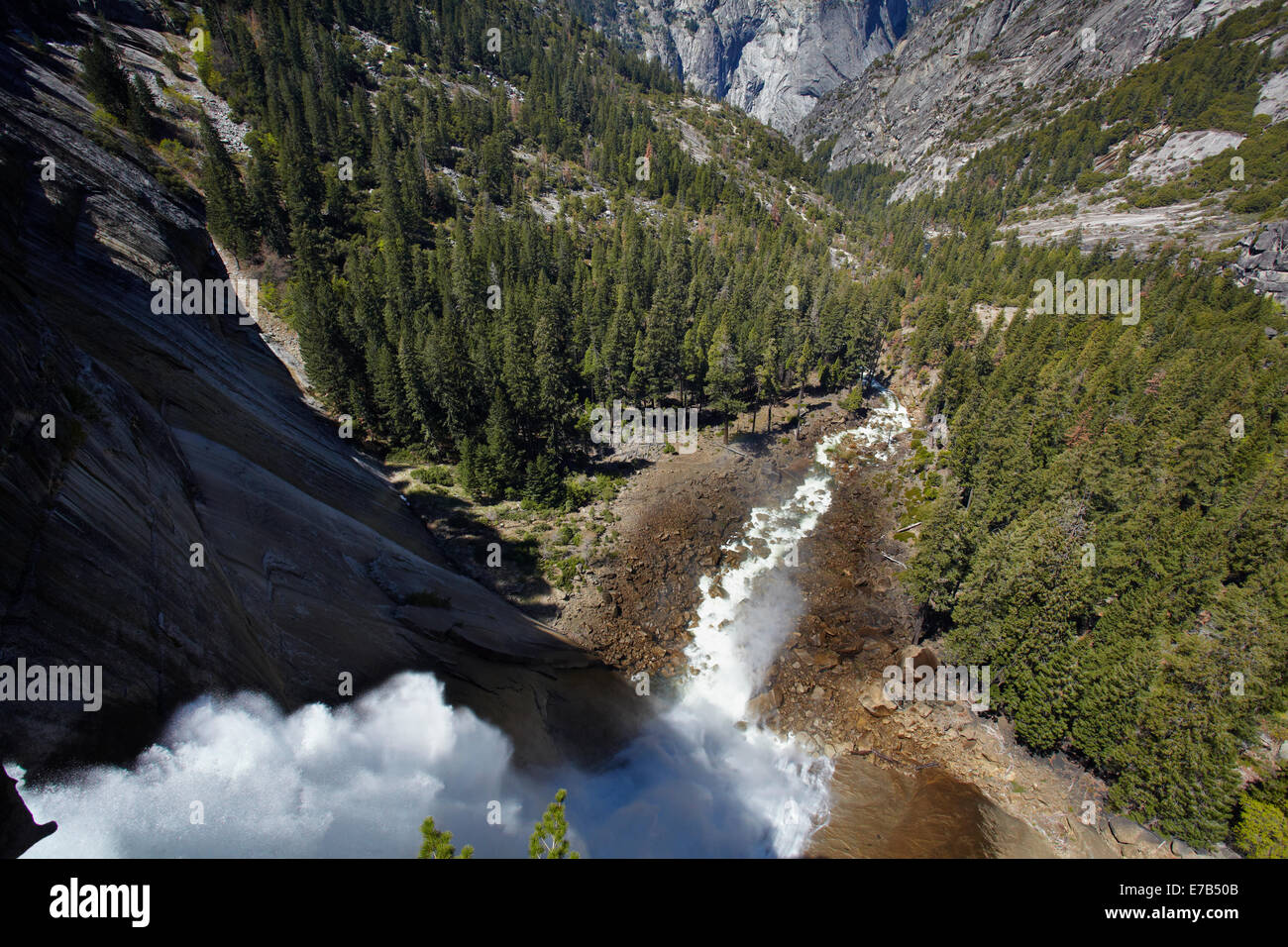 Merced River plunging over Nevada Fall, The Mist Trail, Yosemite ...