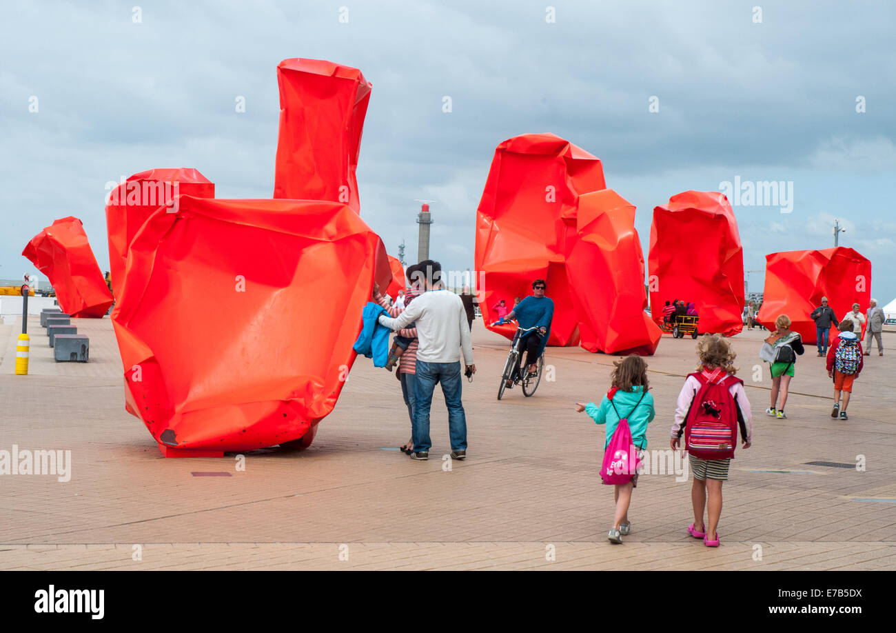 Oostende ostend sculpture seafront art hi-res stock photography and ...