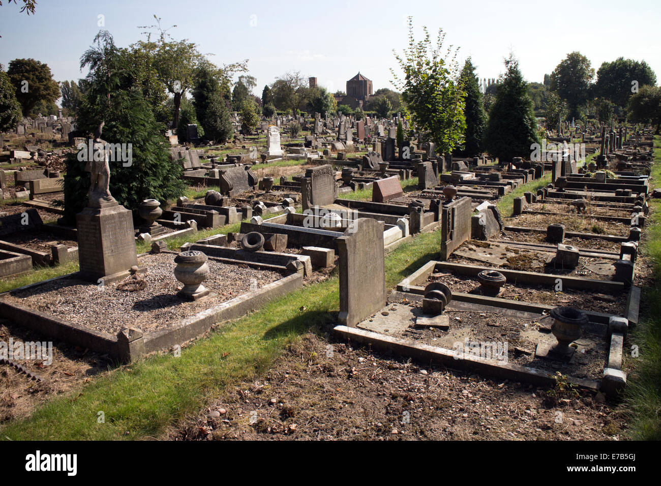 Yardley cemetery hi-res stock photography and images - Alamy