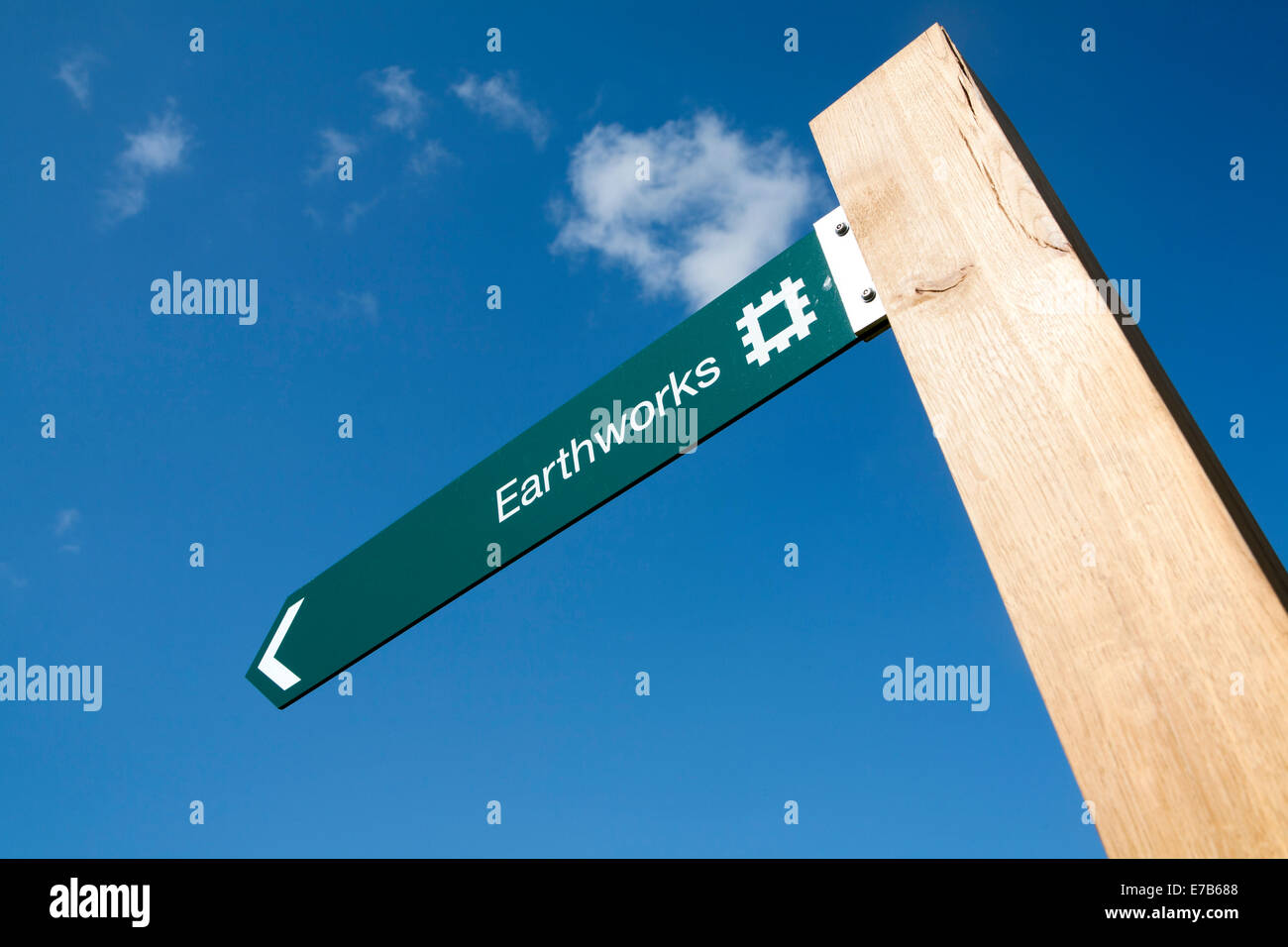 Signpost arrow hi-res stock photography and images - Alamy