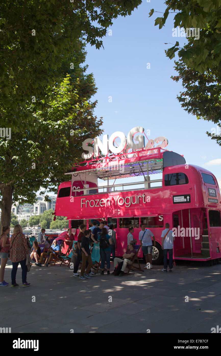 Snog Frozen Bus on London 's South Bank - London - UK Stock Photo - Alamy