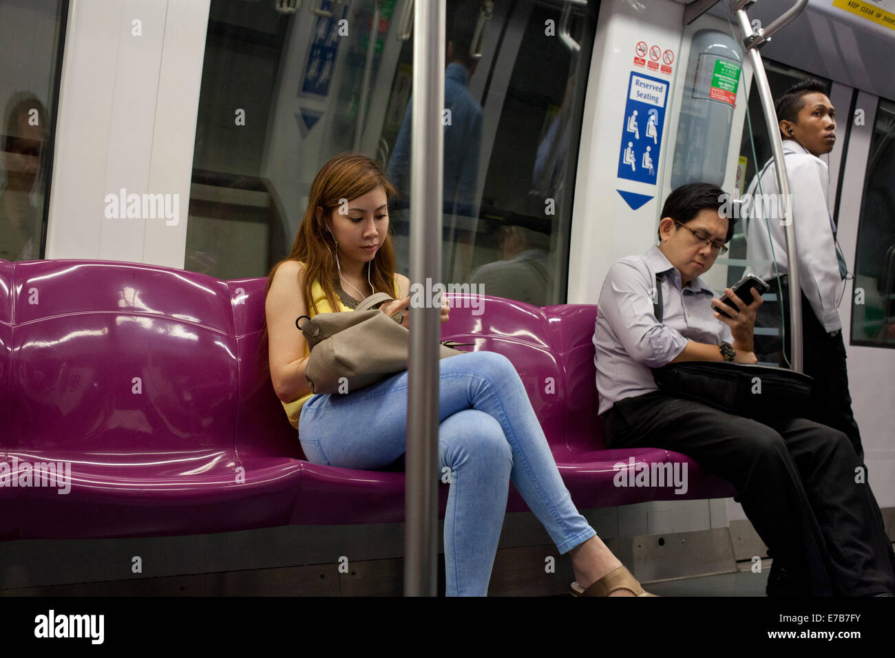 Passengers MRT subway Singapore Stock Photo - Alamy