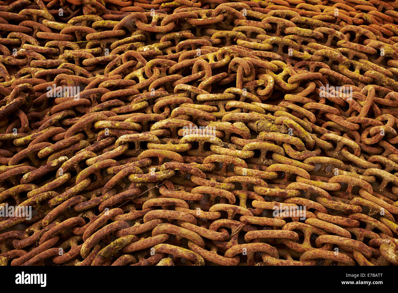 Rusty anchor chain background Stock Photo - Alamy