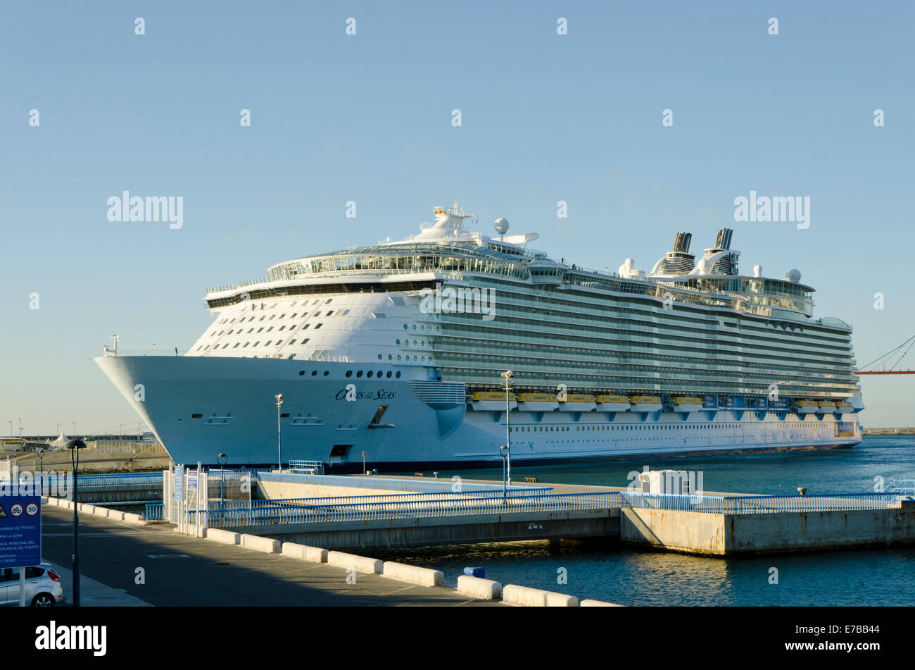 MS Oasis of the seas, sea, world's largest cruise ship in the harbour ...
