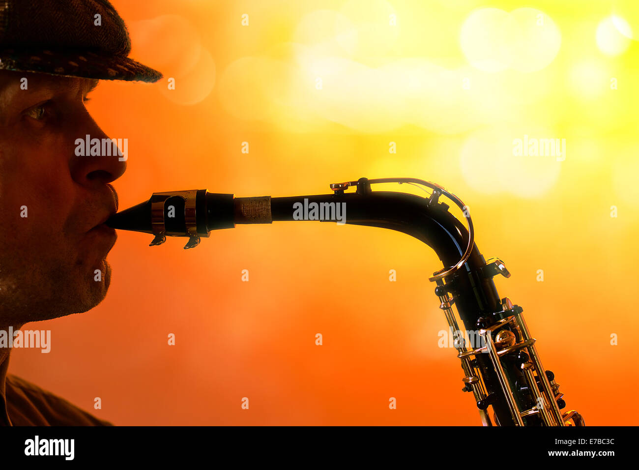 Saxophone silhouette hi-res stock photography and images - Alamy