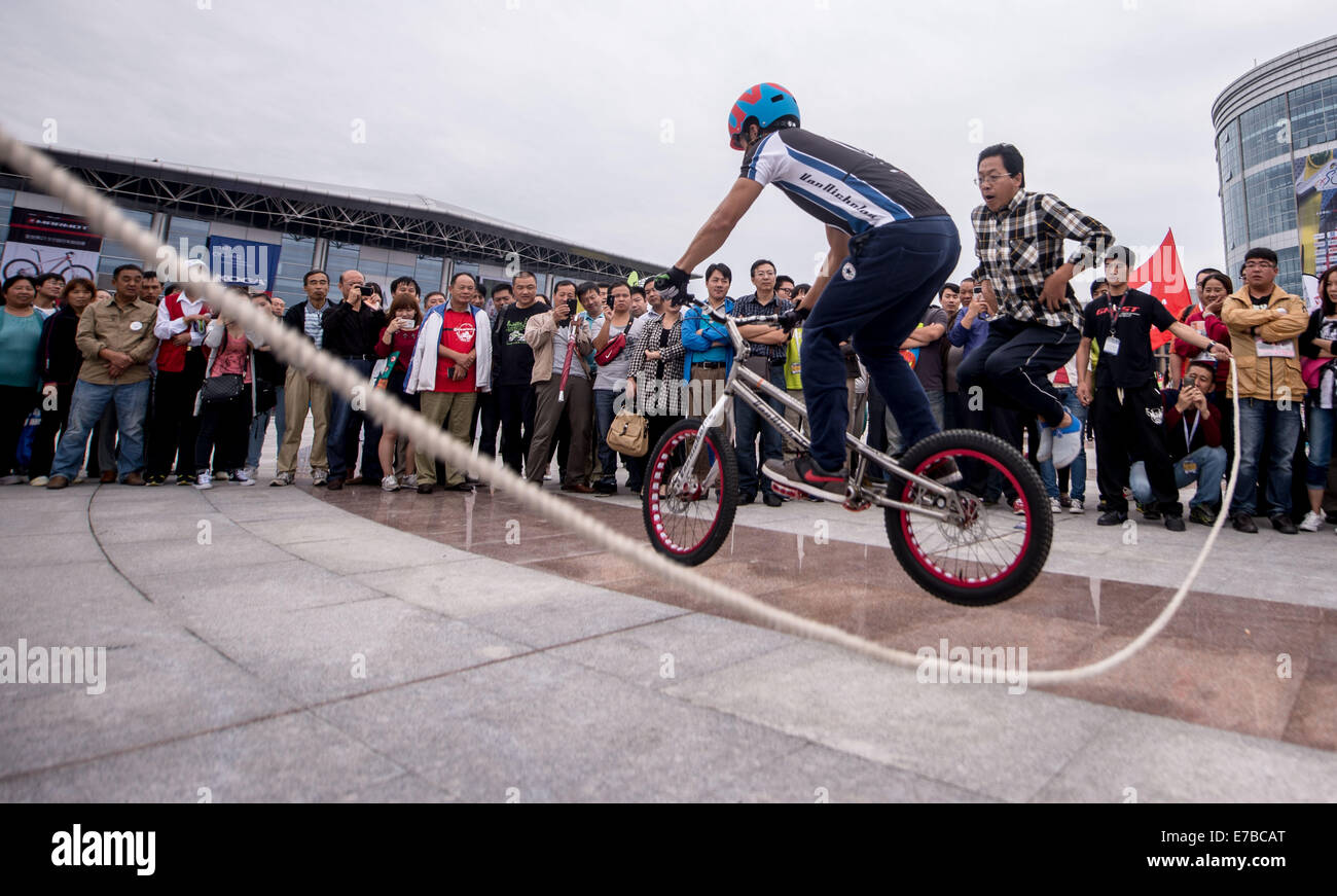 International cycle hi-res stock photography and images - Alamy