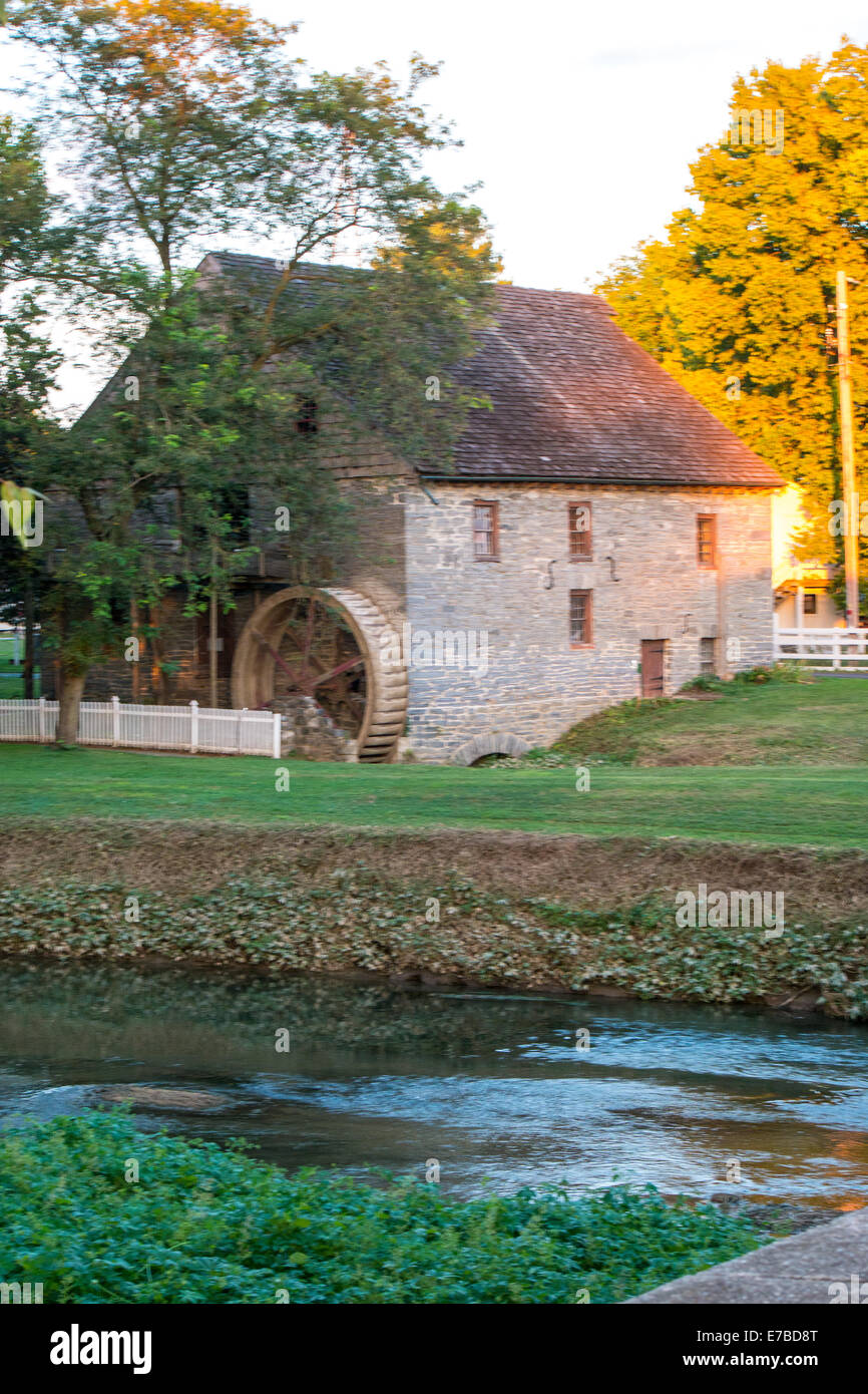 Stone mill house hi-res stock photography and images - Alamy