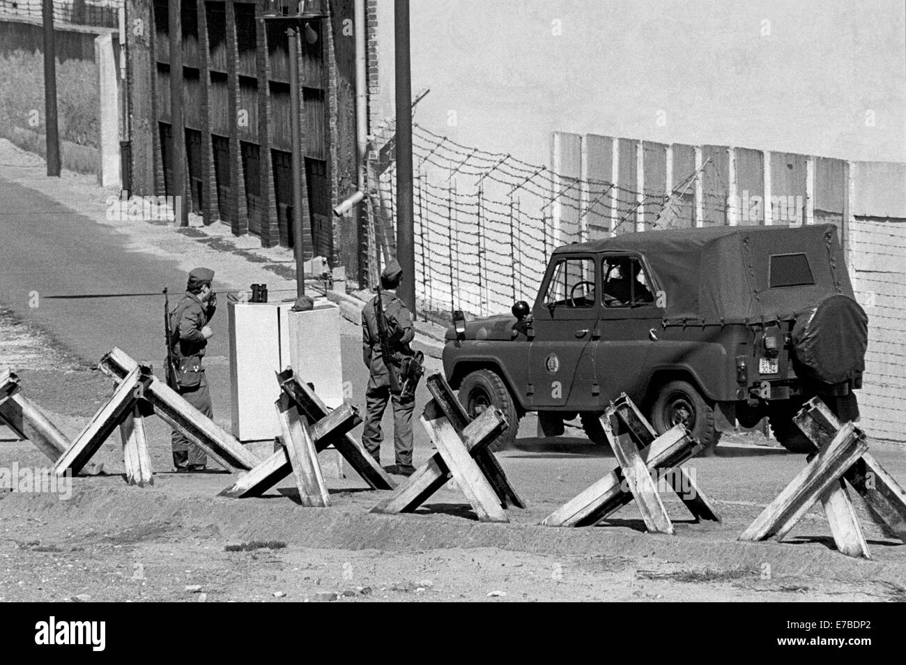 the Berlin Wall, DDR border police ( Volkspolizei Stock Photo - Alamy