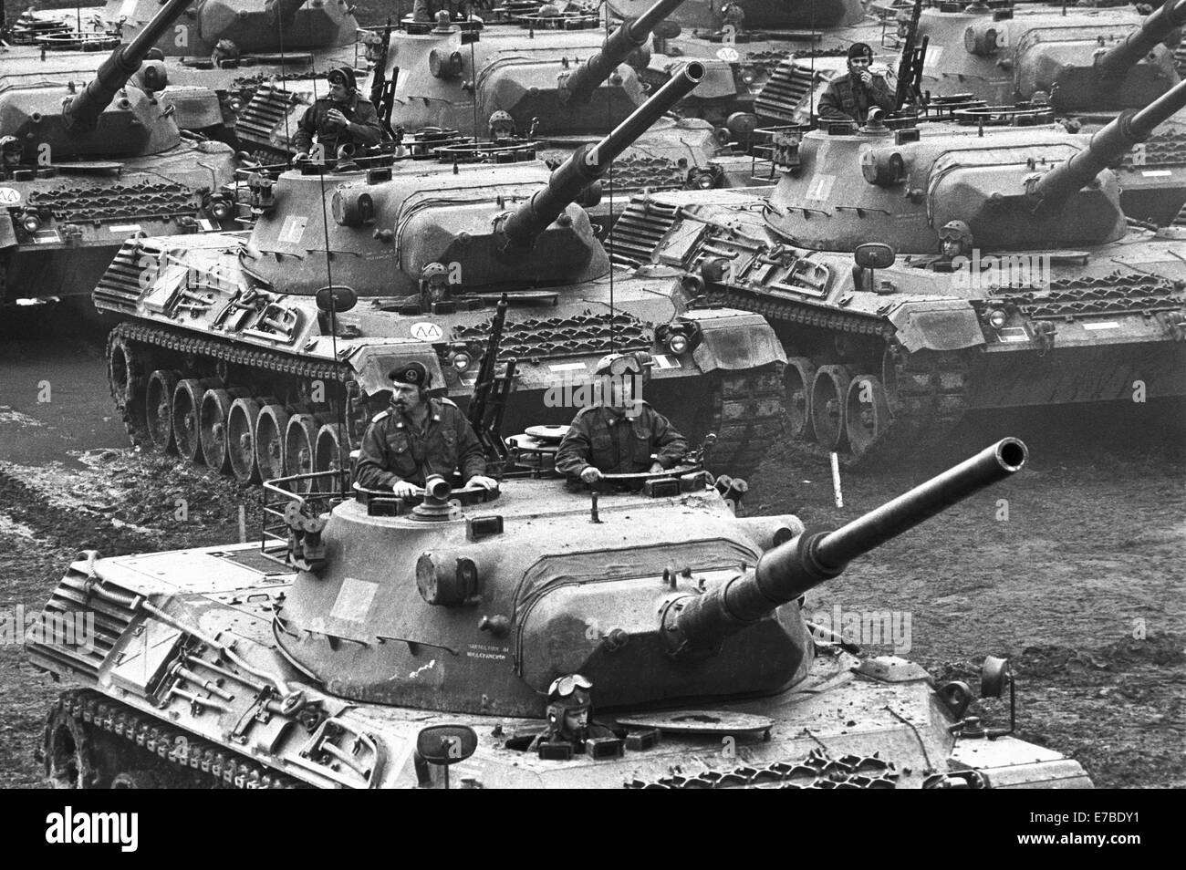 Italian army, Centauro armored brigade, Leopard tanks (1987 Stock Photo ...