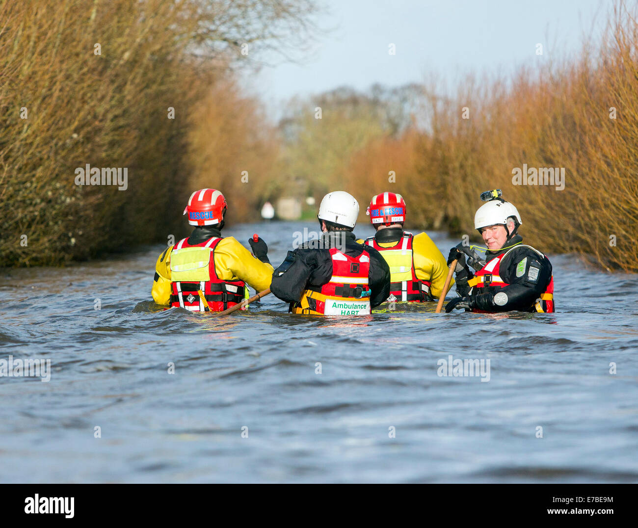 Ambulance emergency crew hi-res stock photography and images - Alamy