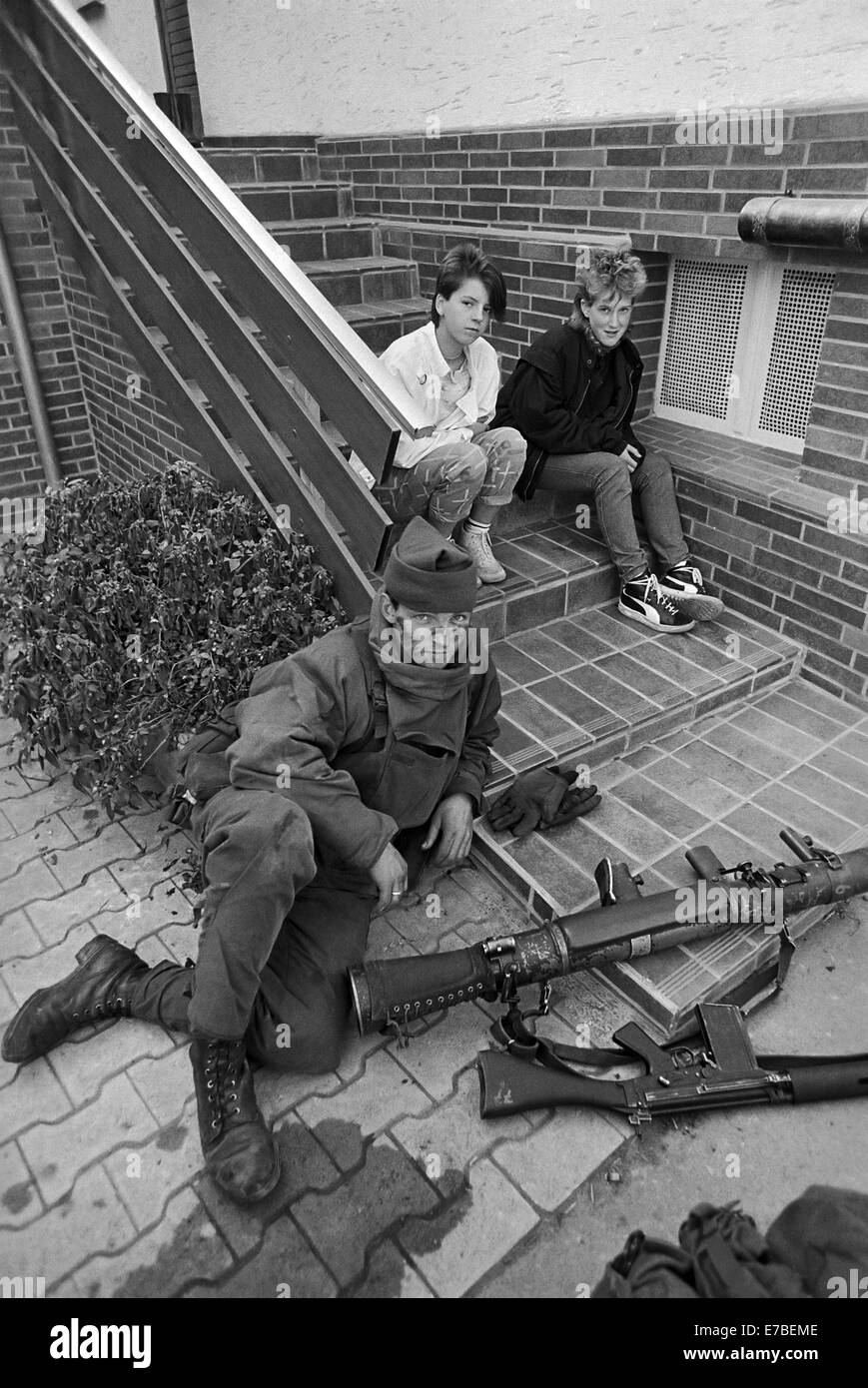 NATO exercises in Germany, British Army soldiers in a village ...