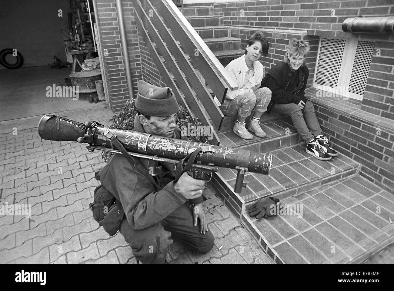 NATO exercises in Germany, British Army soldiers in a village ...