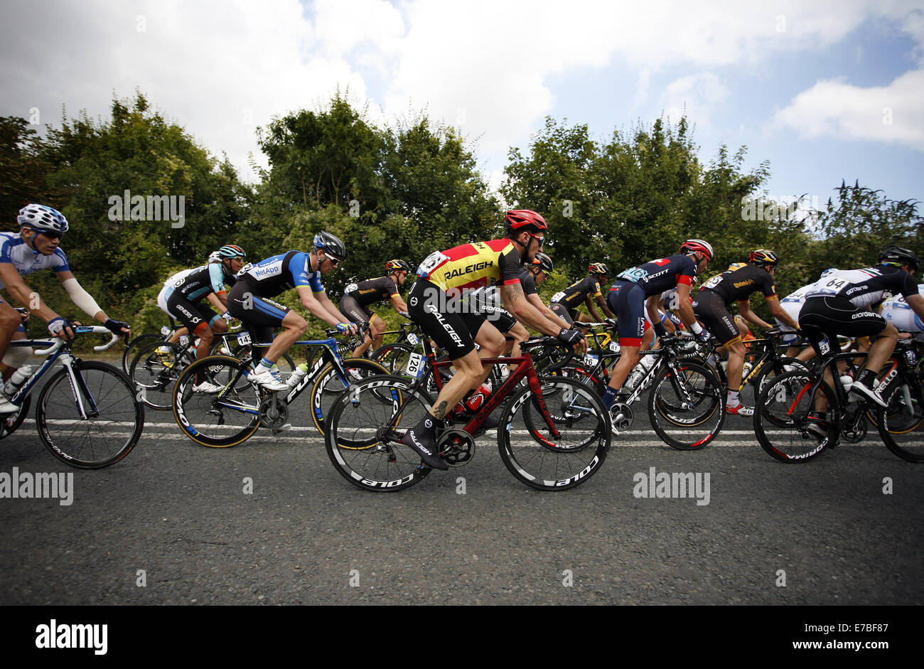 Crowmarsh, Wallingford, Oxfordshire, UK. 12th September 2014. Tour of ...
