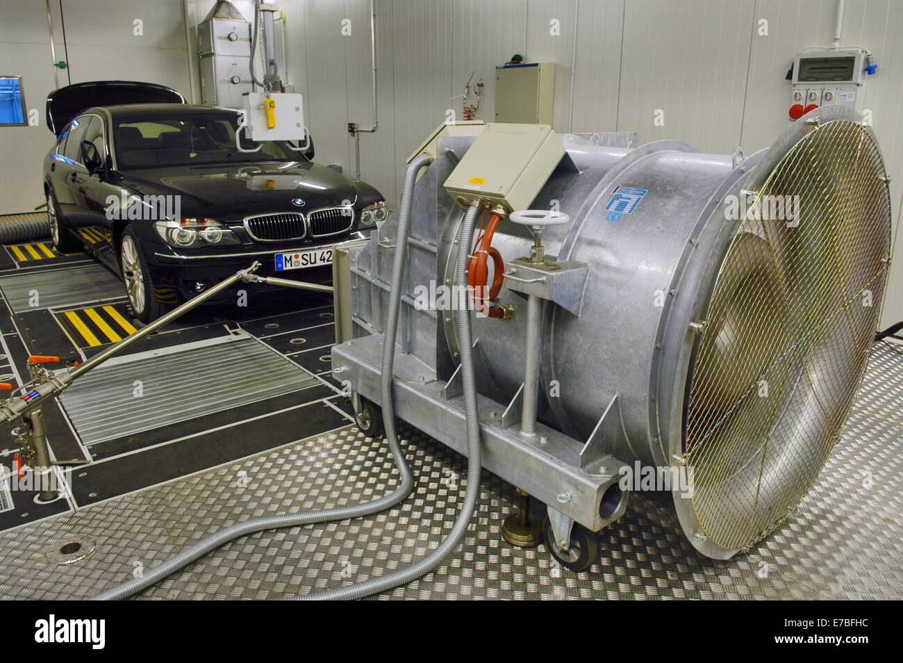 Ispra (Italy), VELA laboratory (Vehicle Emissions Laboratory) for ...