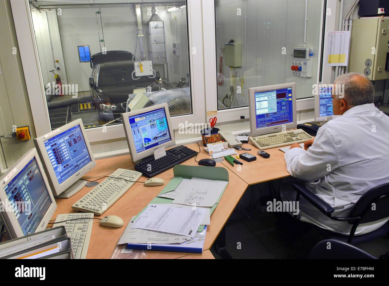 Ispra (Italy), VELA laboratory (Vehicle Emissions Laboratory) for ...