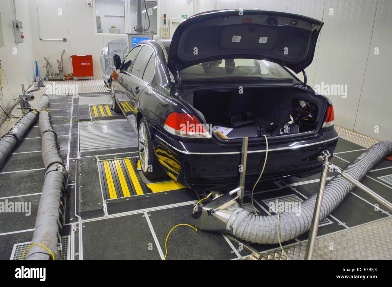 Laboratory vehicle hi-res stock photography and images - Alamy