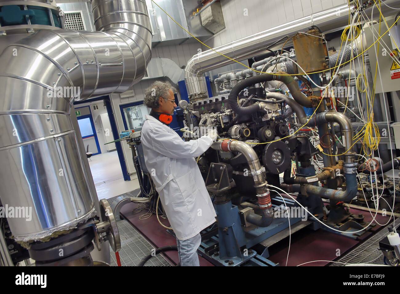 Ispra (Italy), VELA laboratory (Vehicle Emissions Laboratory) for ...