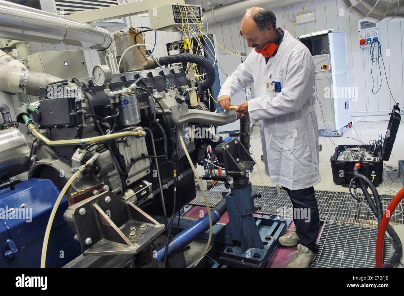 Ispra (Italy), VELA laboratory (Vehicle Emissions Laboratory) for ...